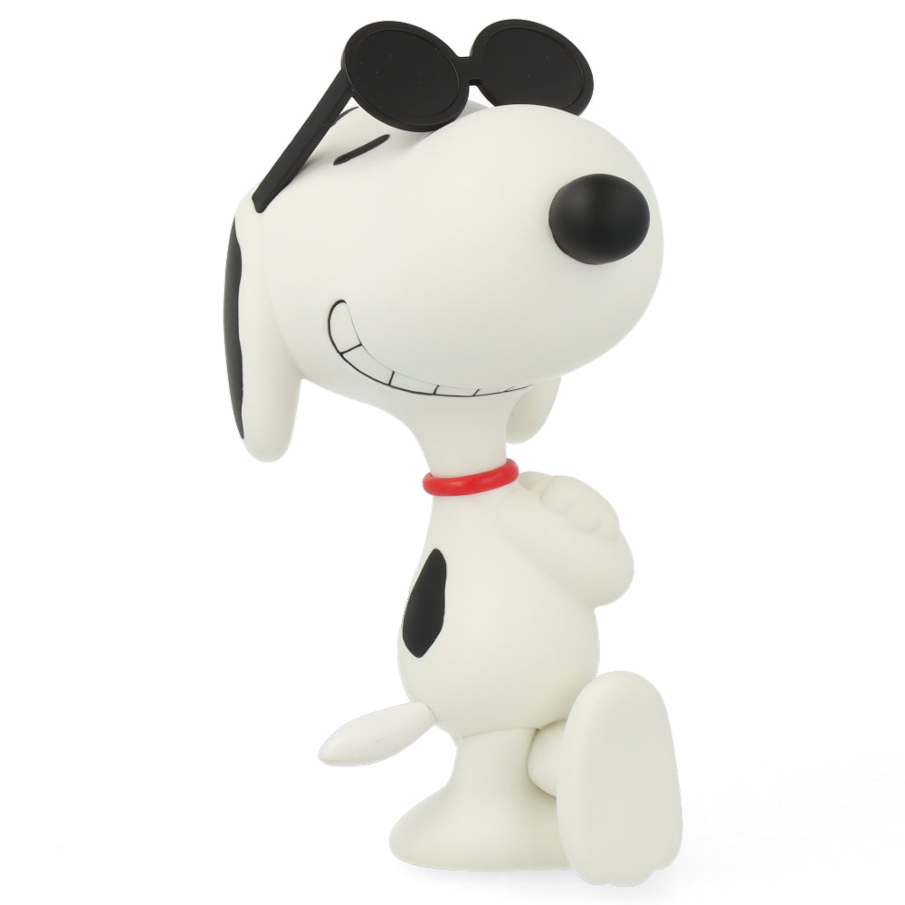 Figurine VCD 70's Peanuts - Sunglasses Snoopy – Artoyz