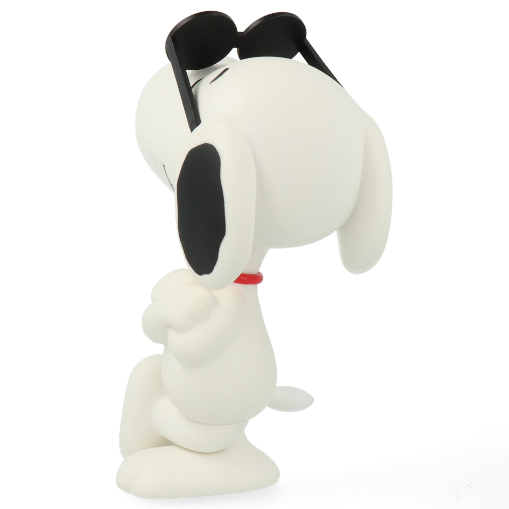 Figurine VCD 70's Peanuts - Sunglasses Snoopy – Artoyz