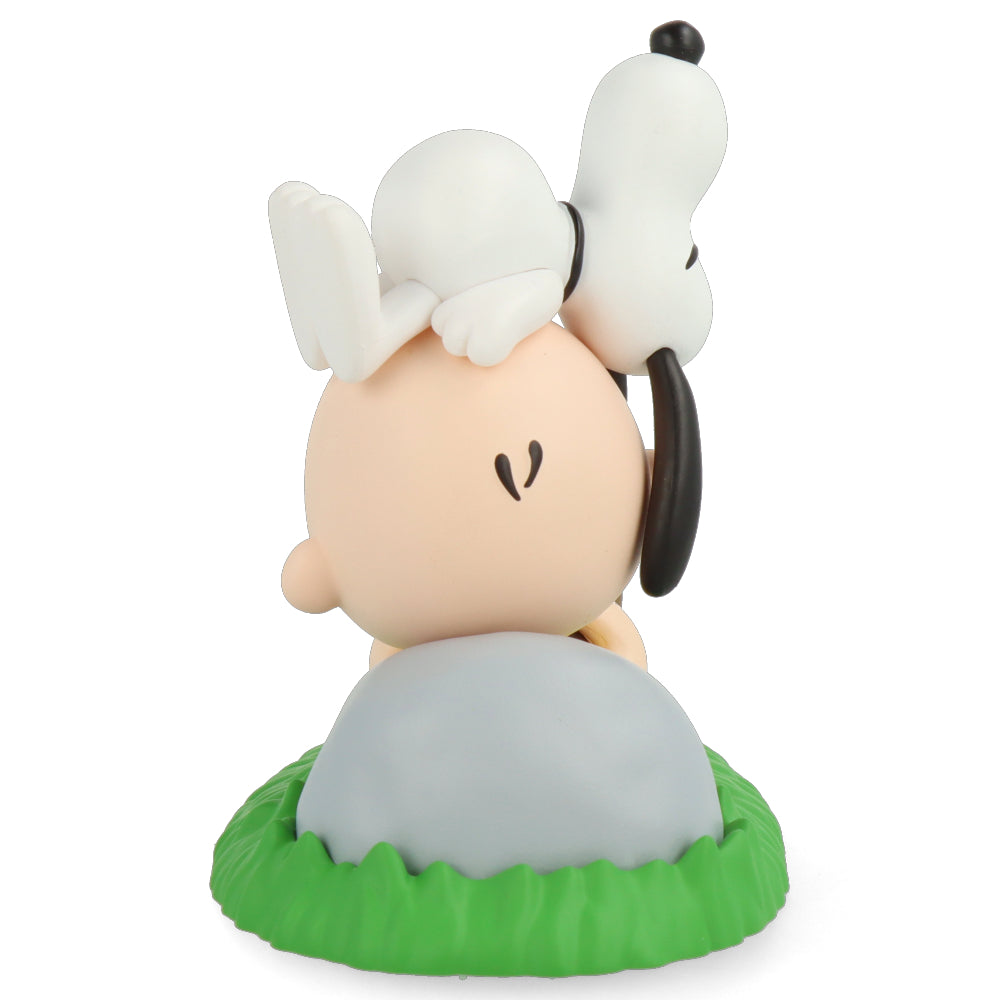 Peanuts Figures Medicom Peanuts Napping Charlie Brown & Snoopy Figure ...